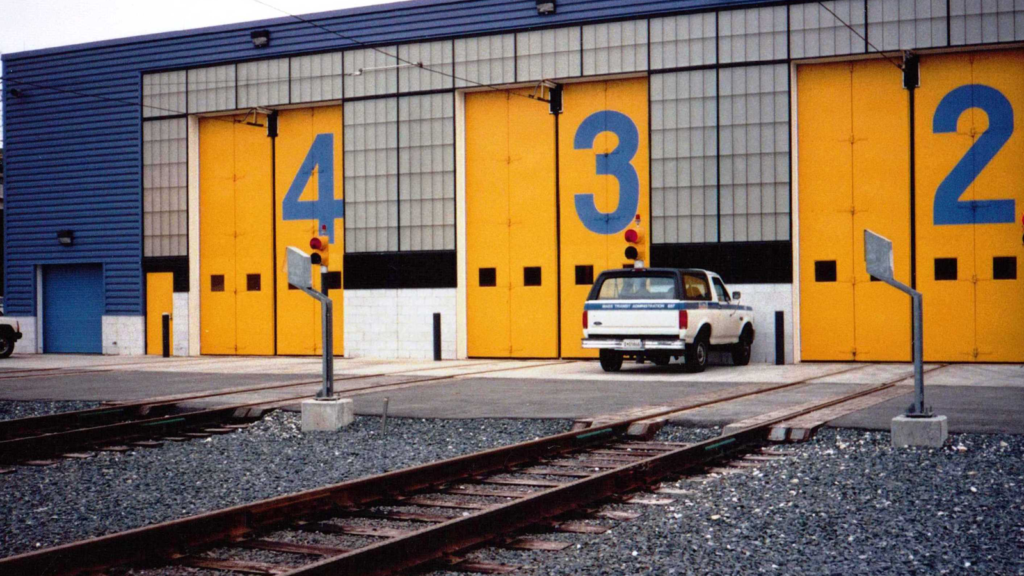 FF-Catenary,-Baltimore-Light-Rail,-MD - Electric Power Door